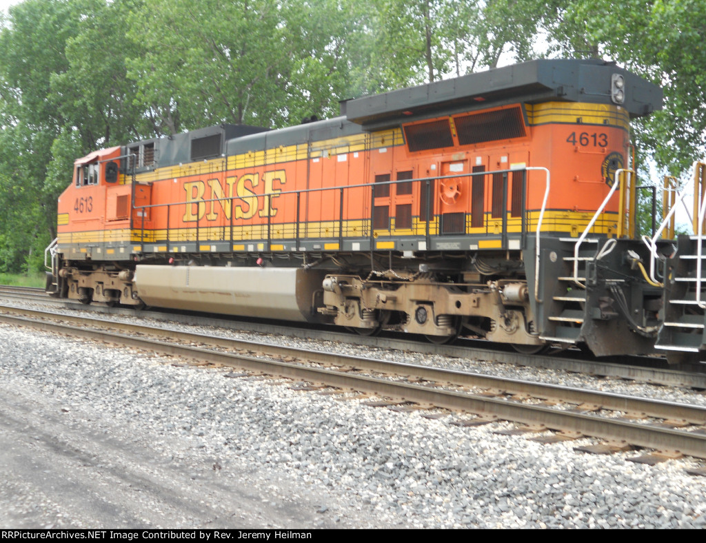 BNSF 4613 (2)